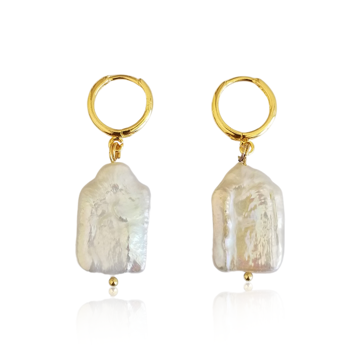 Perla Barroca Huggie Drop – PUNTO METÁLICO